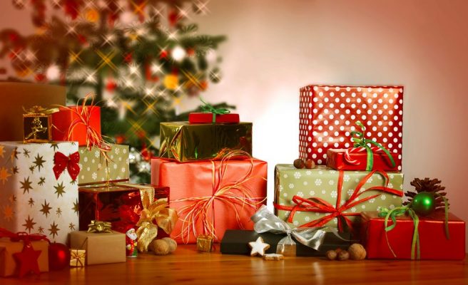 Красивые картинки подарков под елкой (50 картинок) 🌟